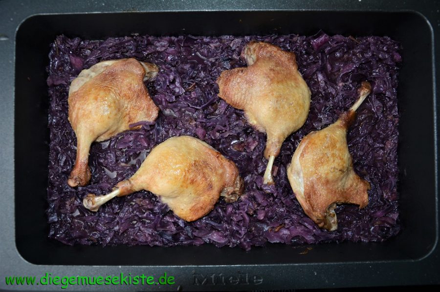 Entenkeulen mit Dattel-Rotkohl – Die Gemüsekiste